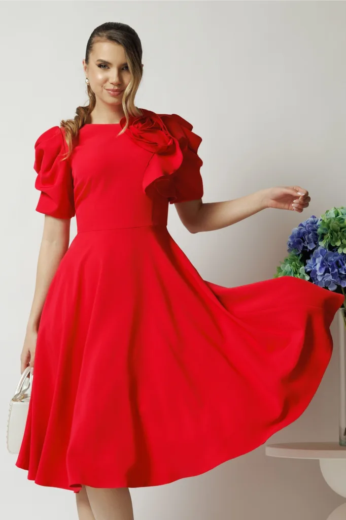 Rochie eleganta din stofa rosu zmeura cu floare maxi pe bust si maneci ...